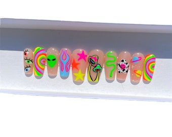 NEON TRIP | Glow in the Dark | Trippy Neon Rainbow Press on Nails ...