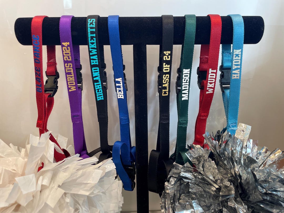 Custom Text - the Pom Pony Pom Holder - Etsy