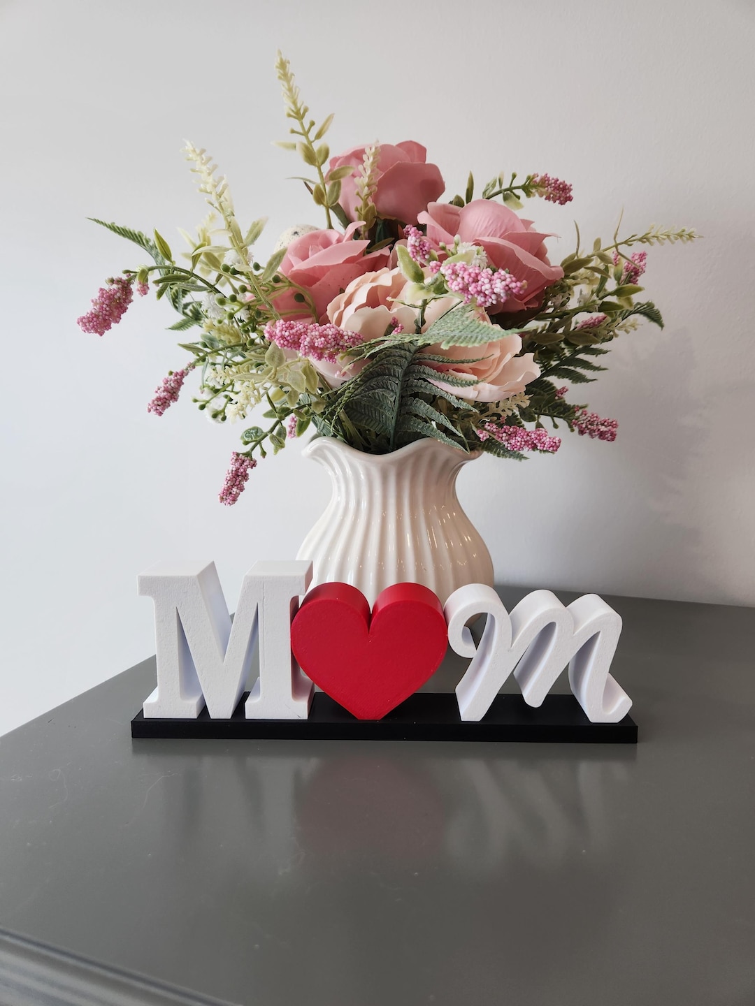 MOM Standee Sign With Heart – Mother’s Day Gift for Mom – Shelf or Desk ...