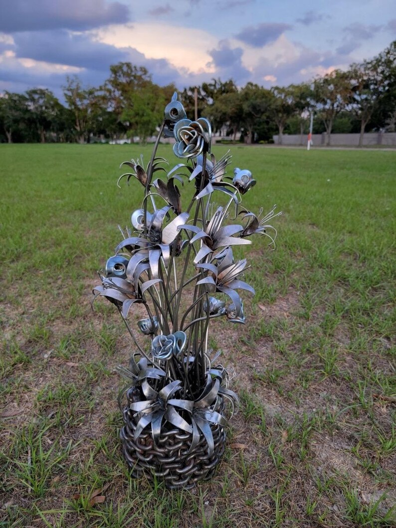 Welded Metal Flower Sculpture: Industrial Bouquet - Etsy