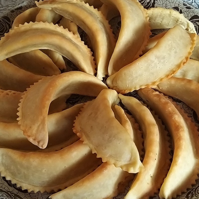 Moroccan Sweets ,almond Cookies - Kaab El Ghazal-gazelle Horns ...