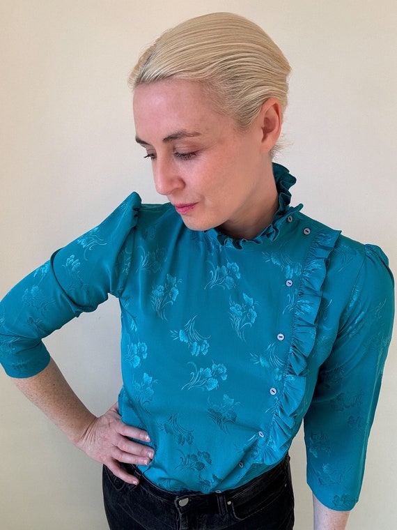 Vintage ruffle teal blouse approx size 8 - Gem