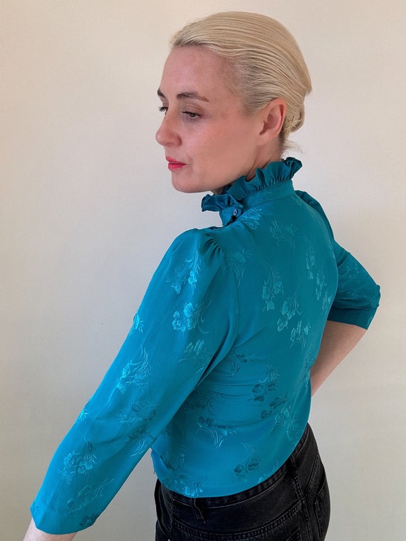 Vintage ruffle teal blouse approx size 8 - Gem