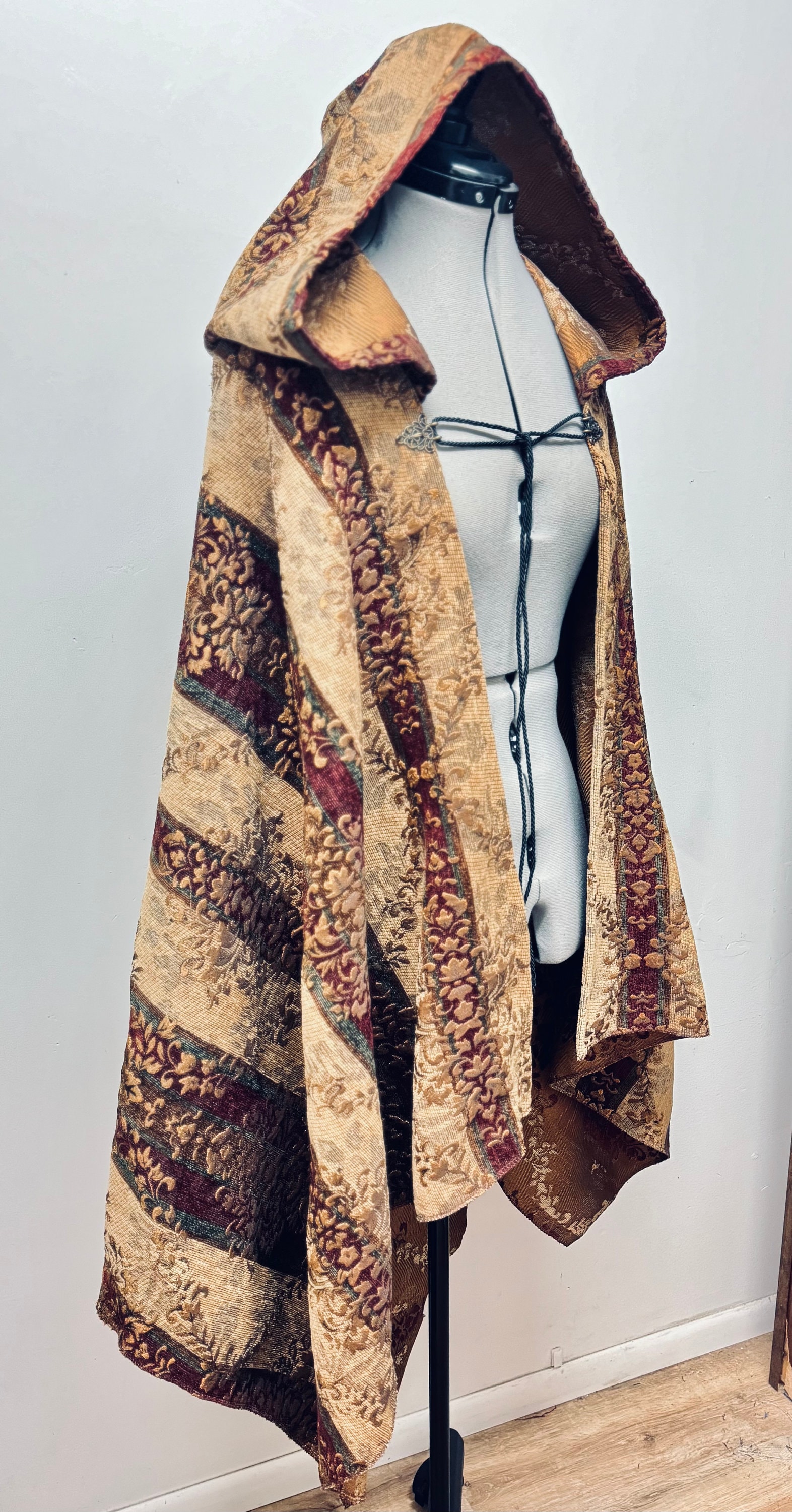High Quality, Burgundy, Damask Tapestry Renaissance Cape With Full Hood ...