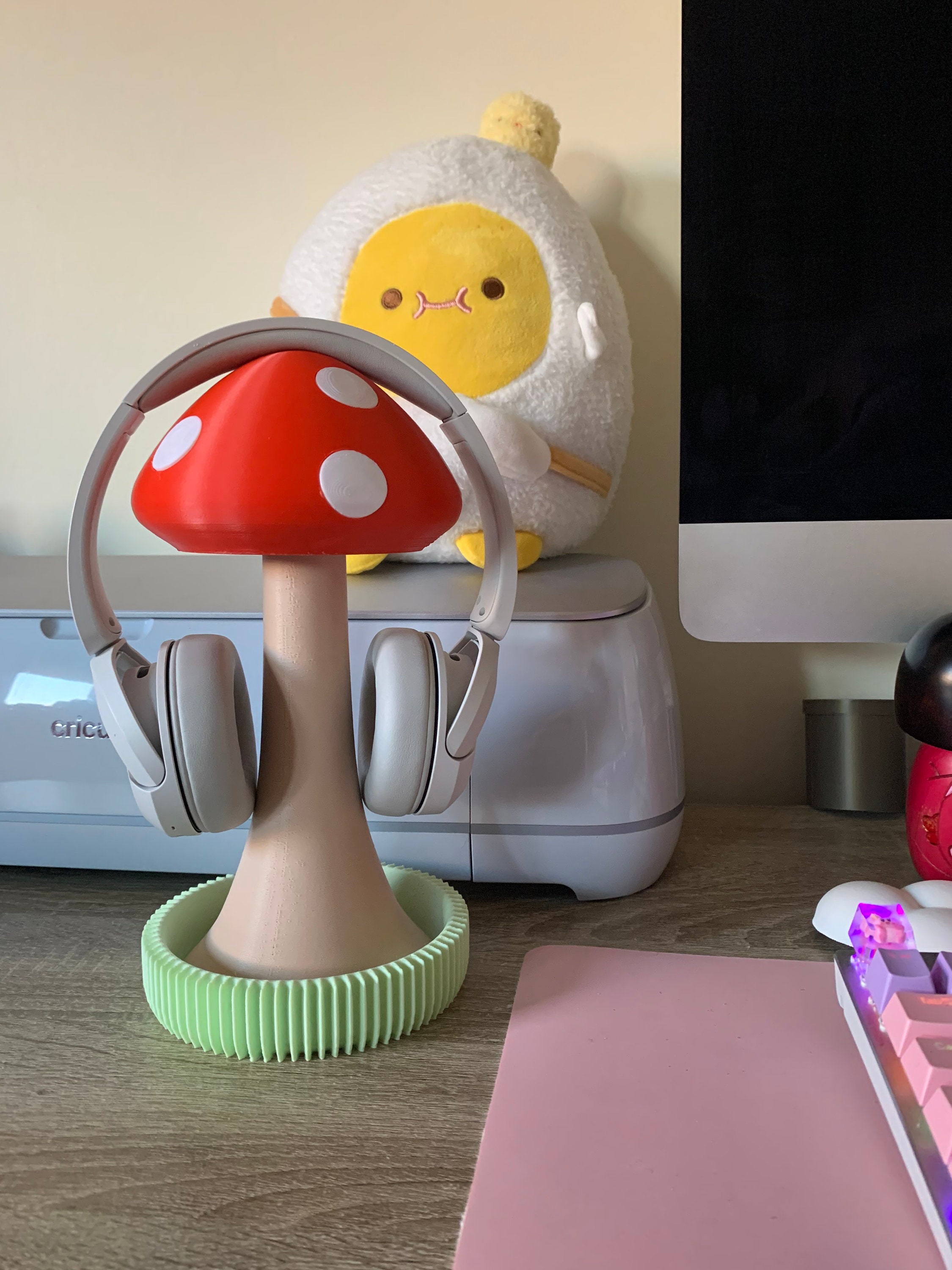 Mushroom Headphone Stand - Cute Gaming Accessories - Kawaii Gamer Girl ...