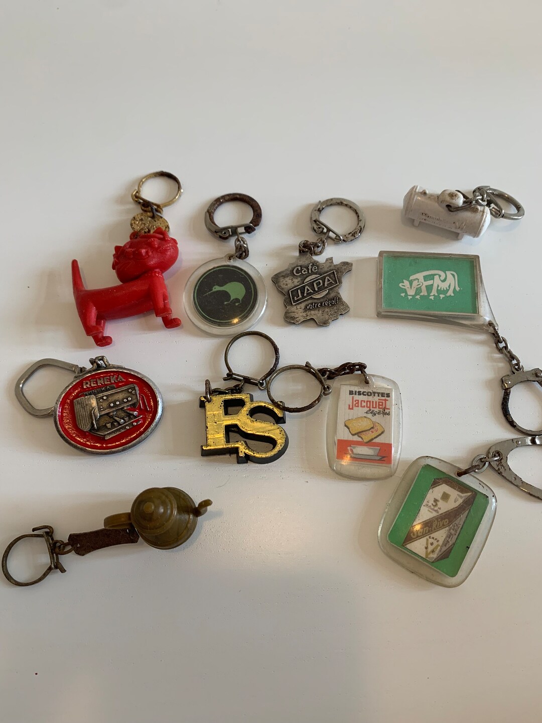 OLD Set of Ten Vintage Keychains! - Etsy