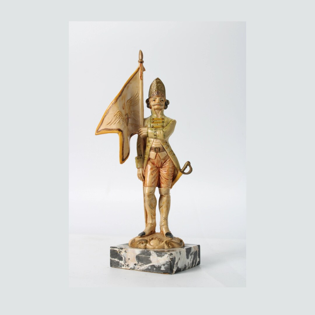 Vintage Hand Painted Statue of Italian Soldier With Flag, Depose Italy ...