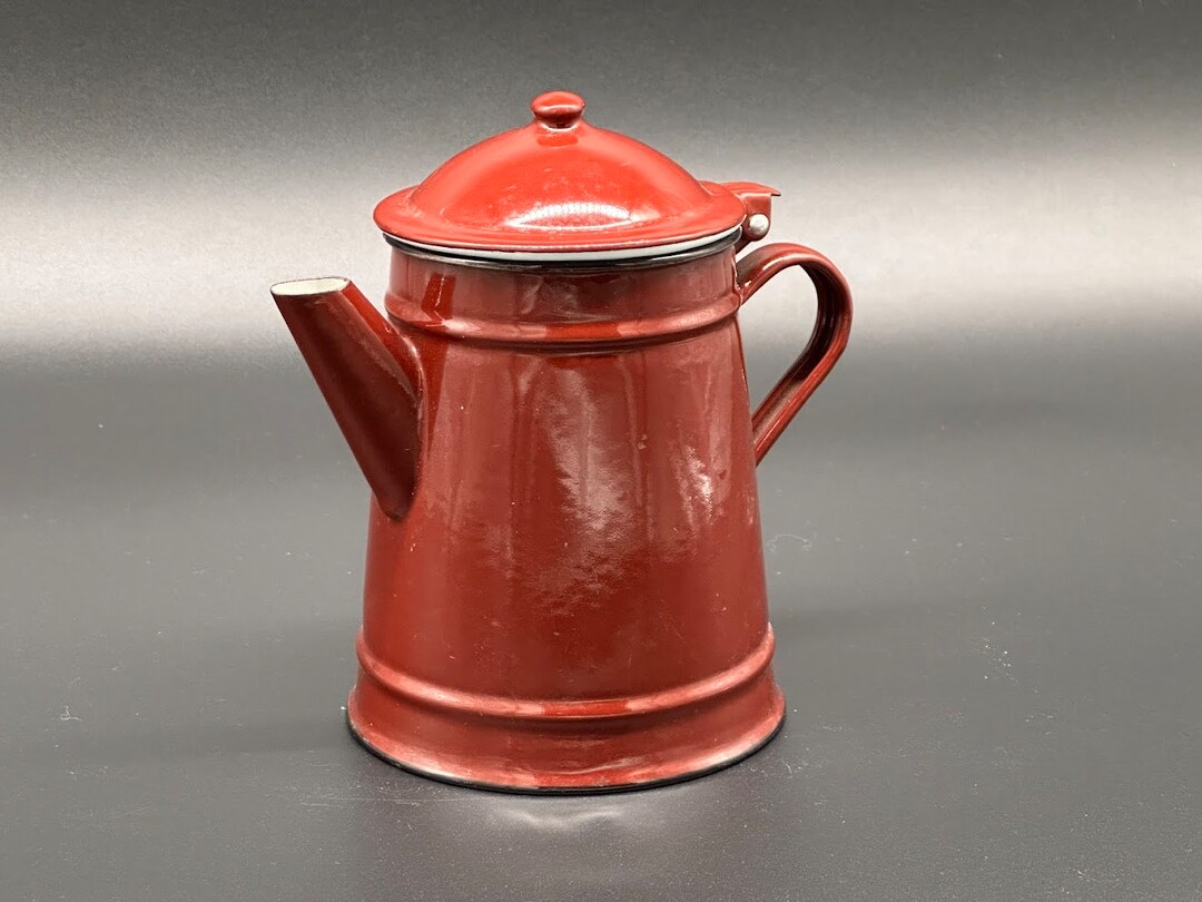 Red Enamel Teapot 1970s Produced in Romania Beautiful Example Vintage ...