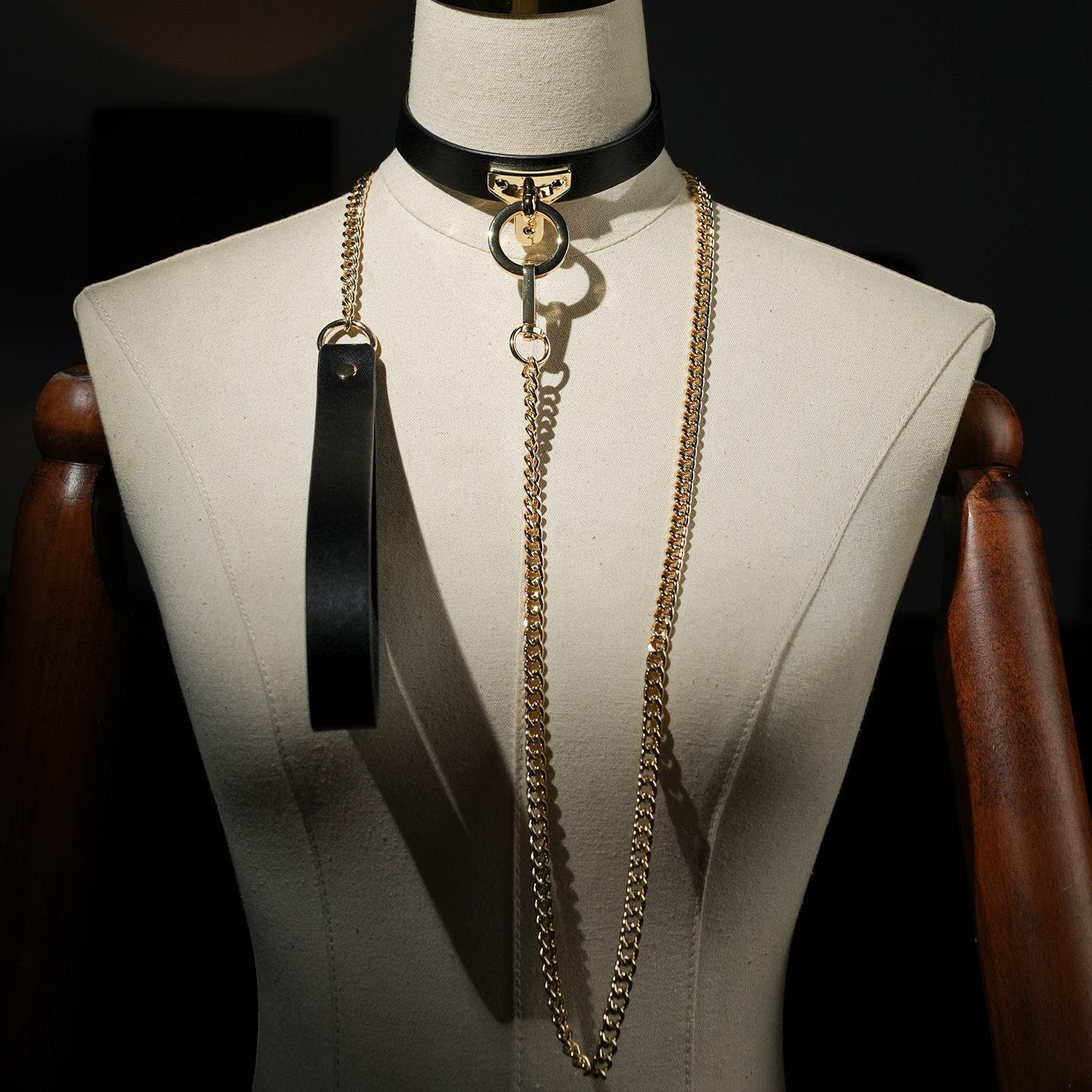 Choker leash store
