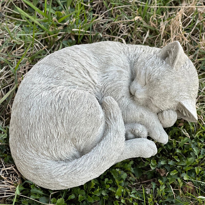 Statue of a Woman Sculpture - Etsy