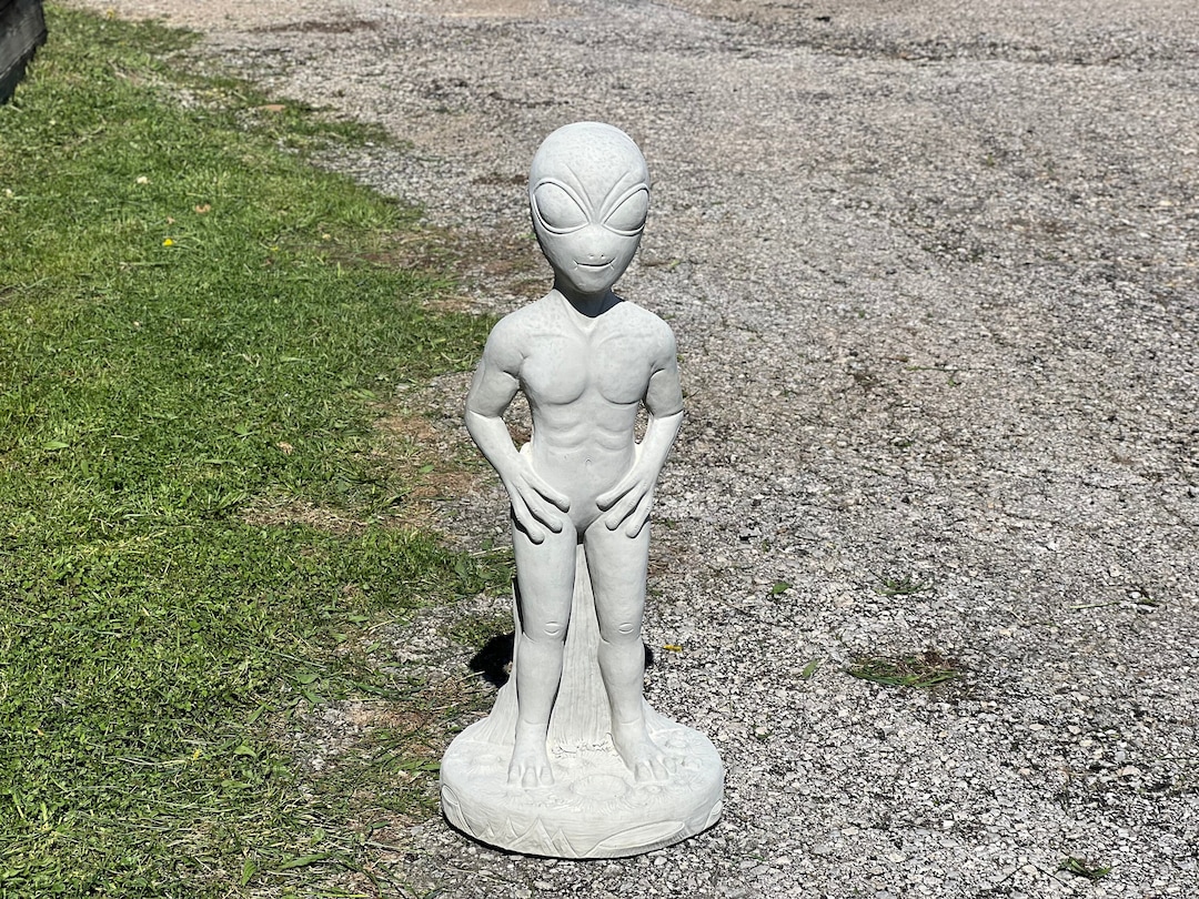Large Alien Garden Sculpture 36" Concrete Extraterrestrial Statue ...