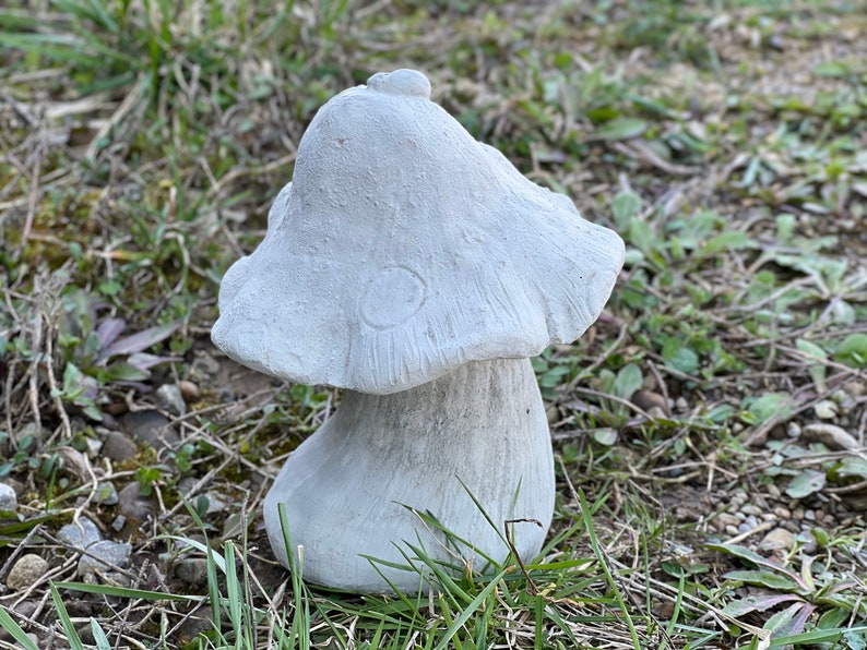 Funny Mushroom Figurine Happy Concrete Toadstool Statuary Smiling ...