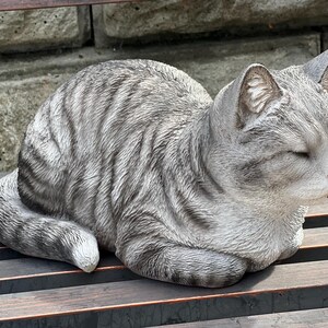 Grey Tabby Cat Statue Outdoor Cat Memorial Sculpture Resin Pet Loss ...