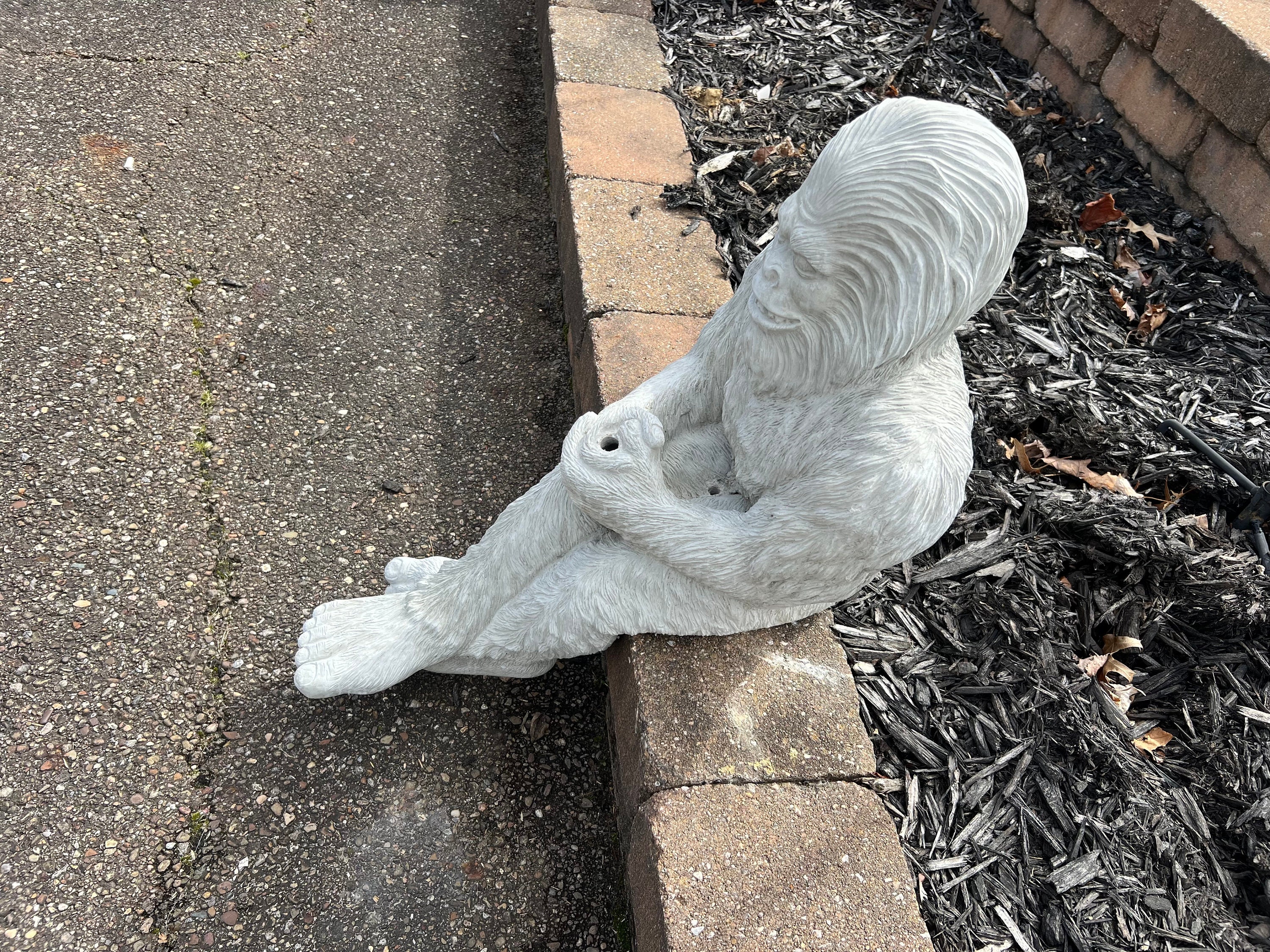 Bigfoot Garden Statue Concrete Sasquatch Sculpture Yeti Stone Statuary ...