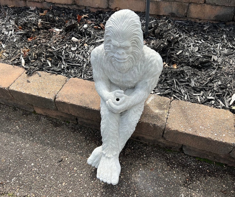 Bigfoot Garden Statue Concrete Sasquatch Sculpture Yeti Stone Statuary ...