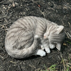 Gray Cat Statue Garden Sleeping Cat Figurine Crouching Kitty Sculpture ...