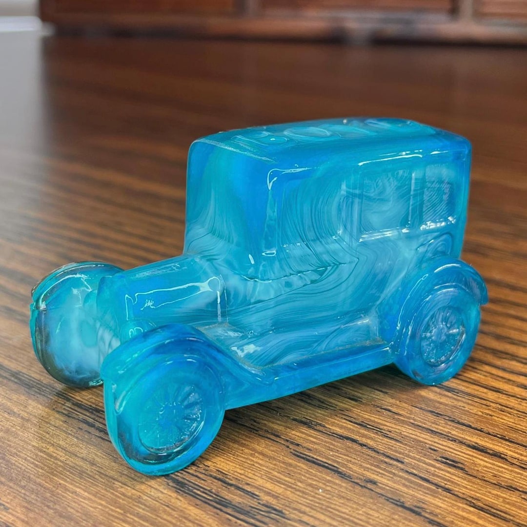 Boyd Glass 395nm Blue Uranium Slag Taxi - Etsy