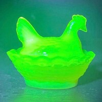 Boyd Crystal Art Glass Chick Salt on Nest Cellar Vaseline Uranium Tangy ...