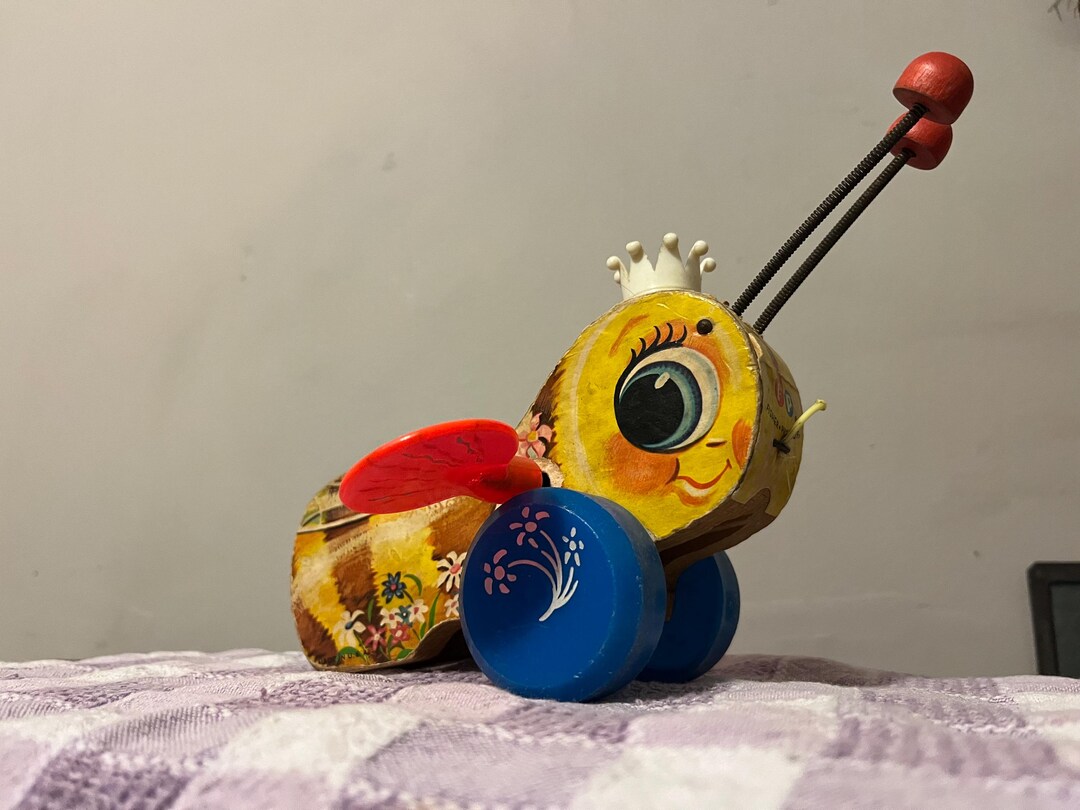 Vintage Fisher Price Queen Buzzy Bee 444 Push Pull Toy Bumble Honey Bee ...