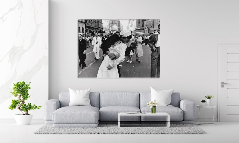 Sailor Kissing Nurse Times Square New York Celebration Canvas Wall Art ...