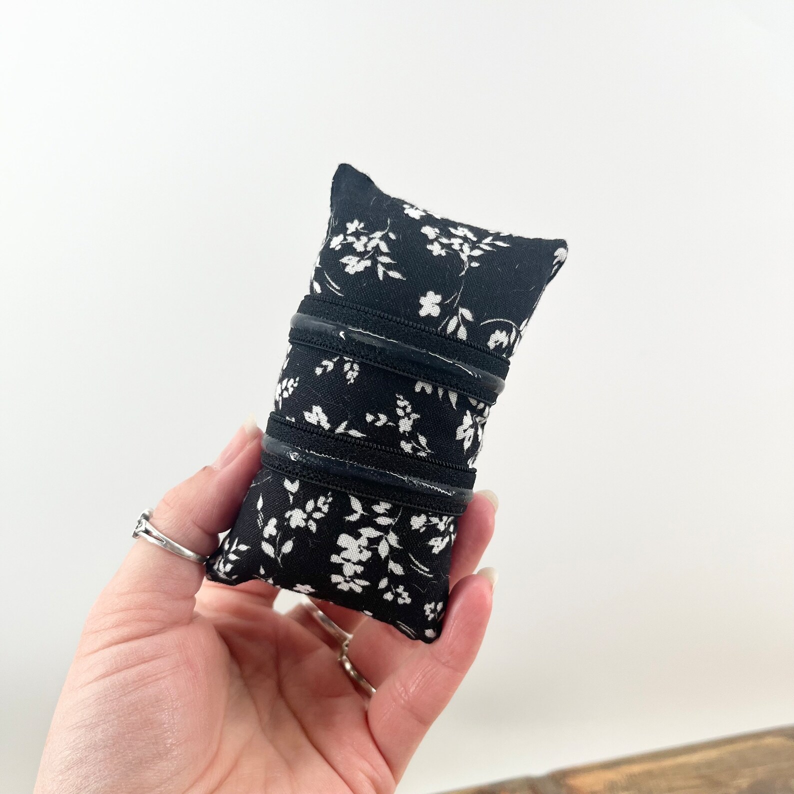 Discrete Day Time Breast Support Pillow for Wrinkle/craping Prevention ...