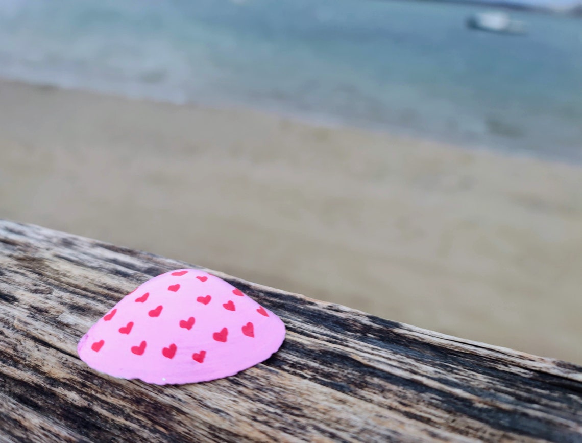 Mini Clam Shell With Hearts - Hand Painted - Etsy