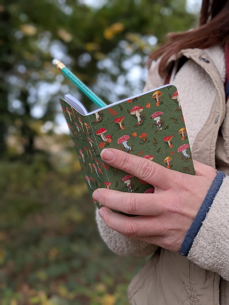 Foraging Gift Box | Wild Food Flashcards, Recipes, Foraging Guide ...