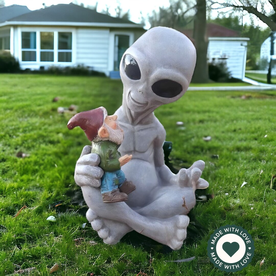 Alien Holding Dwarf Garden Statue Unique Outdoor Yard Decor Quirky Lawn ...