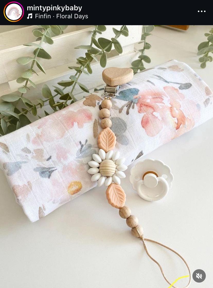 Personalized Pacifier Clips Flower Model - Etsy