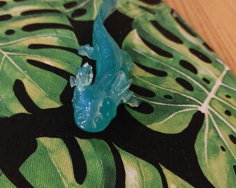 Axolotl Sculpture, Axolotl Resin, Axolotl in Pond Epoxy Resin Magnet ...