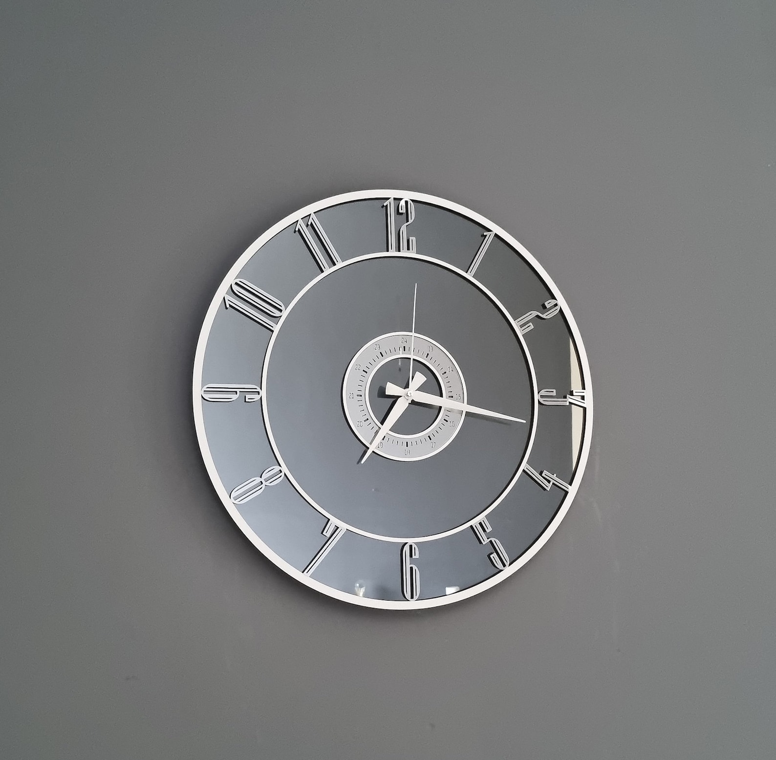 Oversize Silent Mirrored Wall Clock, Decorative Modern Large Plexiglass ...
