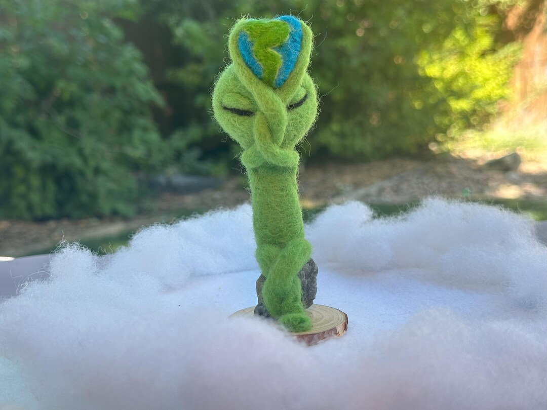 Eagle Pose Zen Alien Yogi, Needle Felted Desk Doll - Etsy
