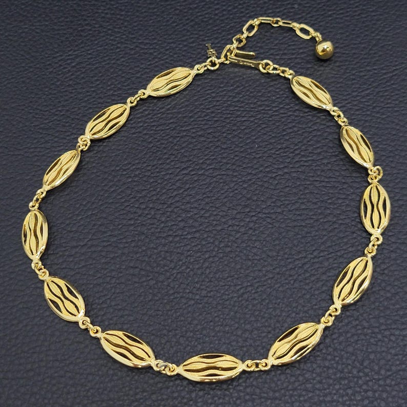 Vintage Gold Tone Metal Trifari Navette-link Necklace 16" - Etsy
