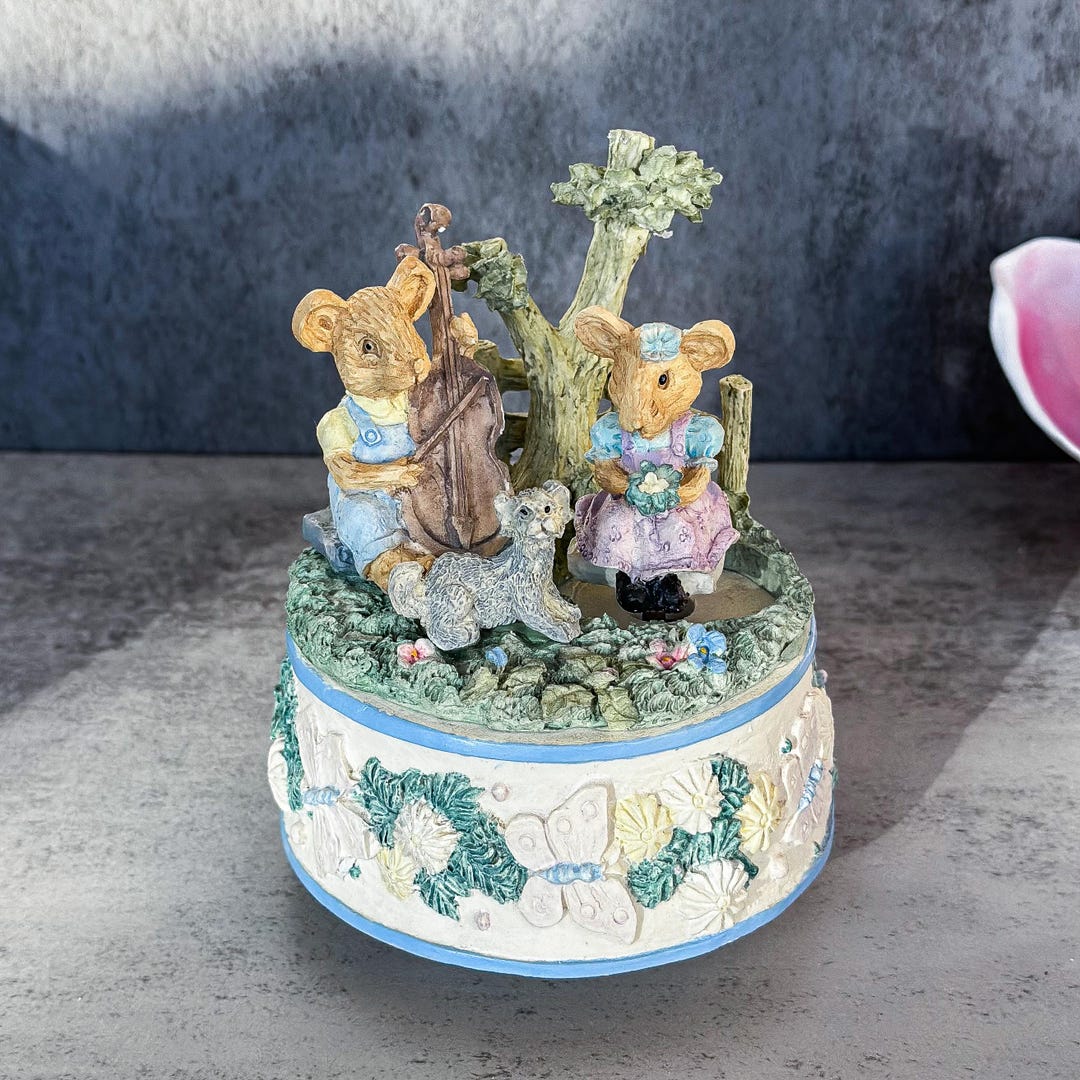 Charming Vintage Animated Music Box Mice Sewing Machine Vintage ...