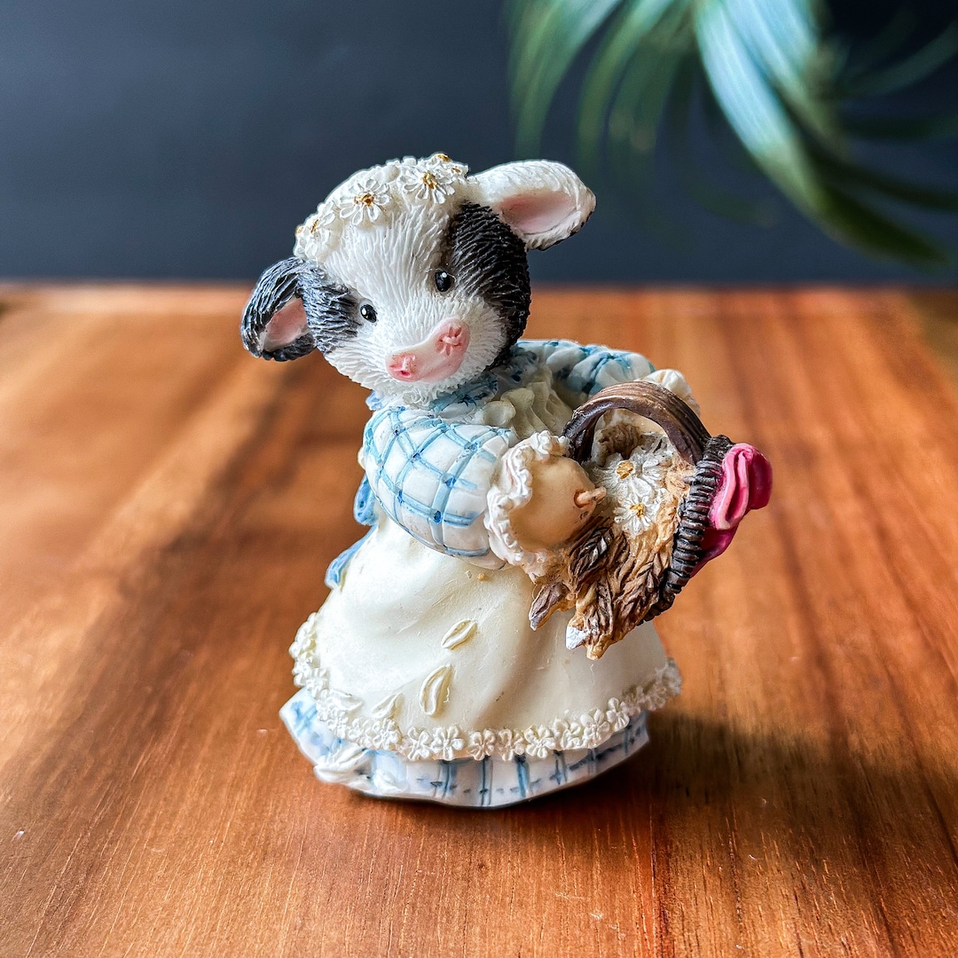 Vintage Mary's Moo Moos Figurine - 'flour Girl' - 1995 - Etsy