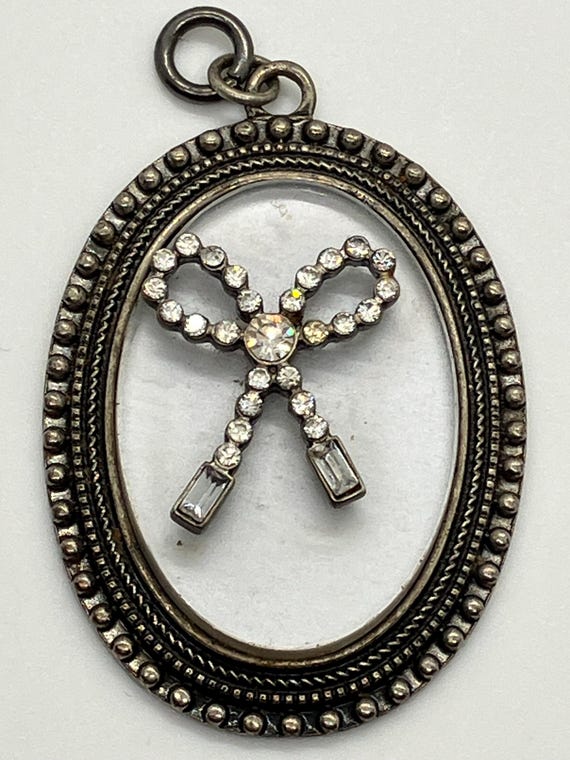 vintage victorian pendant art - Gem