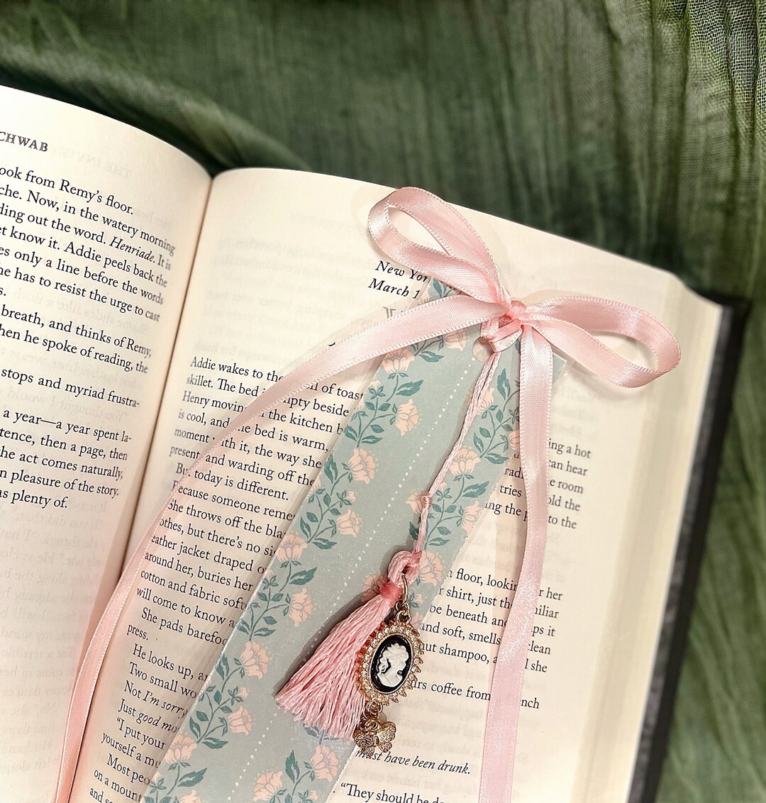 Coquette Bookmark - Etsy