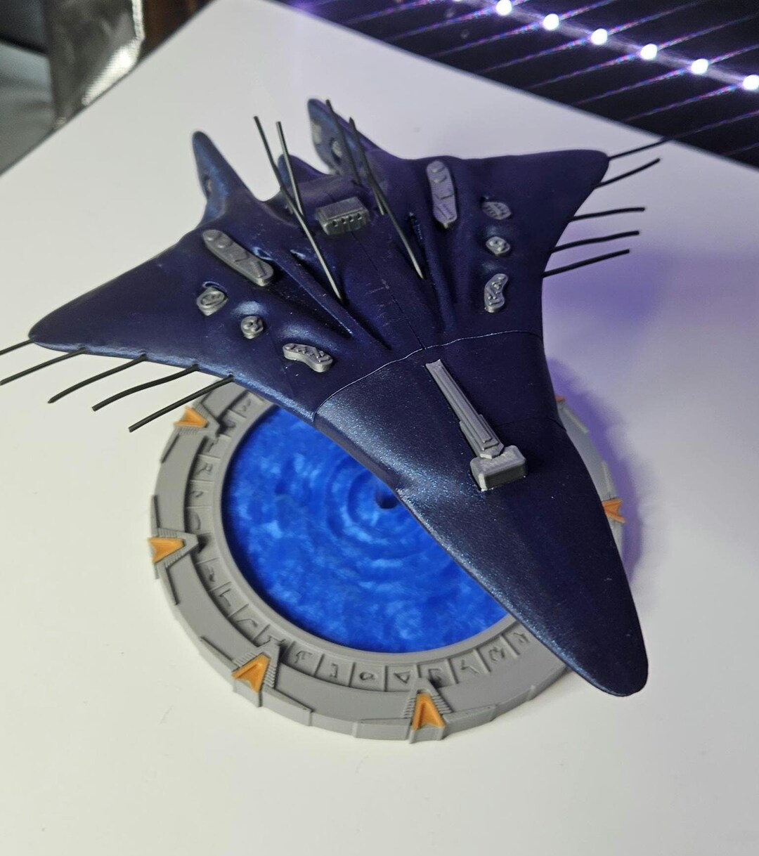 Wraith Cruiser 3D Model With Stand – Stargate Atlantis Inspired Ship ...