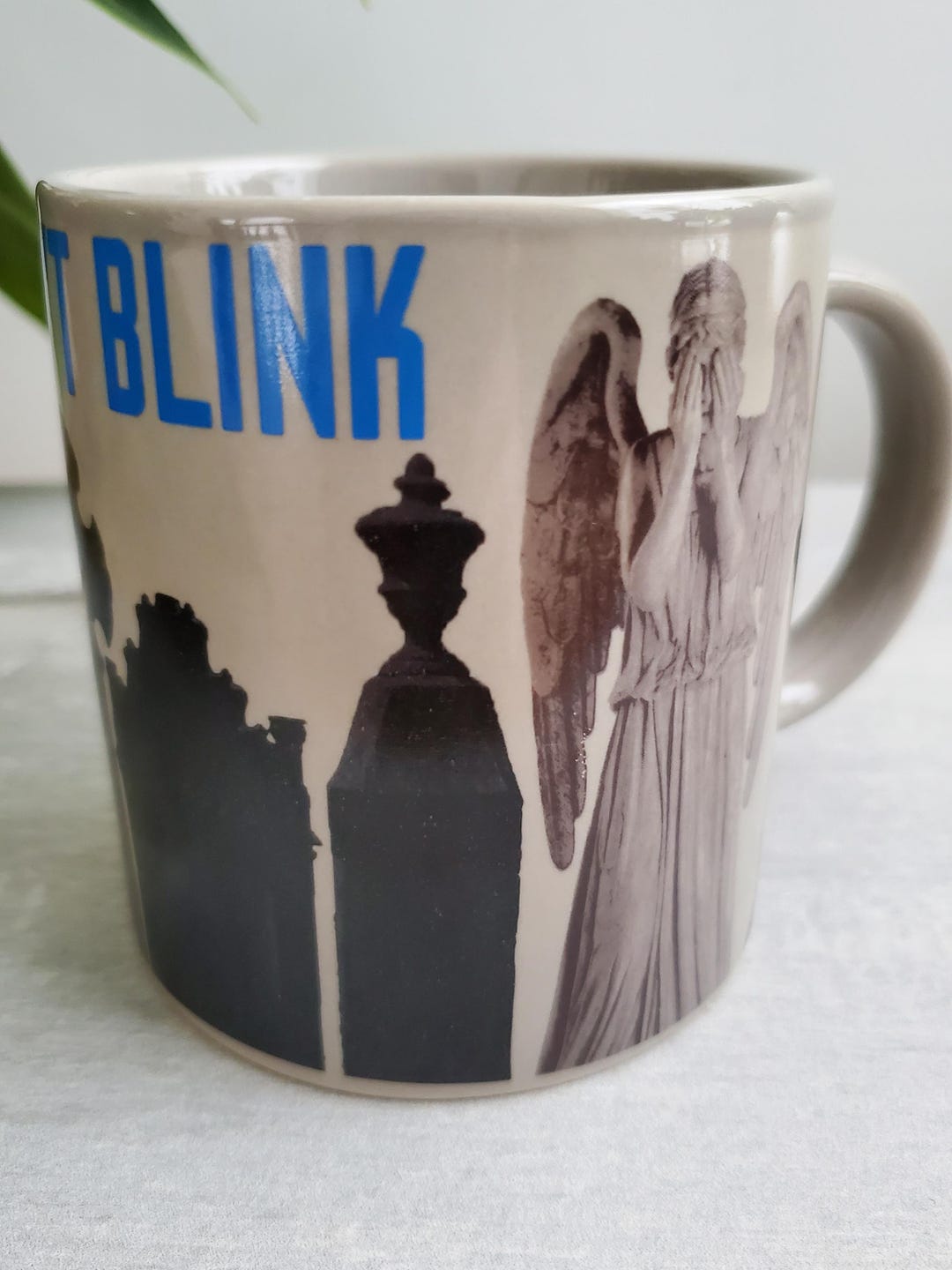 Doctor Who Heat Reveal Weeping Angel Coffee Mug Don't Blink Grey and ...