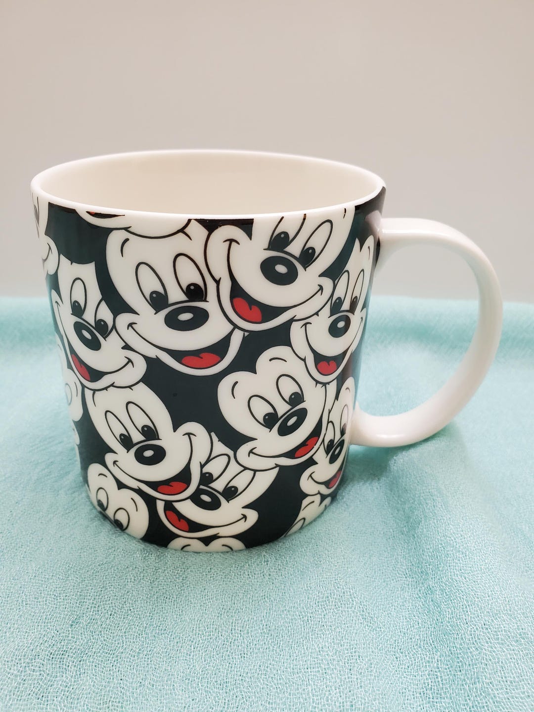 Disney Mickey Mouse Coffee Cup Mug Black & White Mickey Mouse Faces 14 ...
