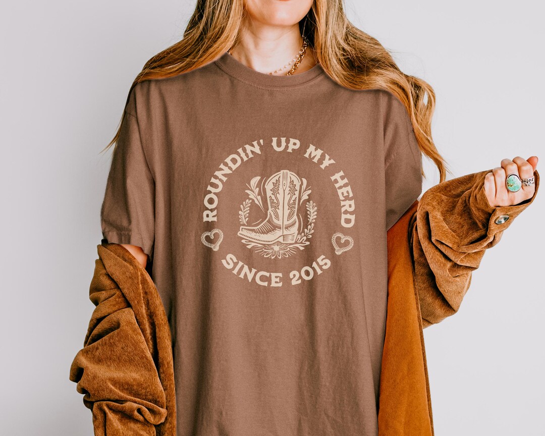 Custom Western Mom Comfort Colors® Shirt, Mom Country Shirt, Mother's ...