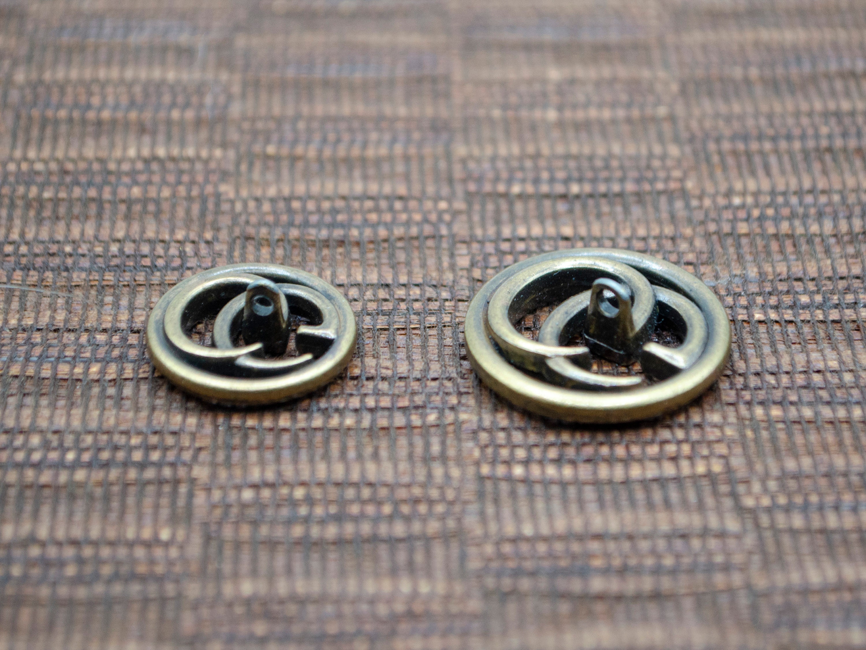 Vintage Gucci GG Interlock Bronze Buttons. 2 Sizes - Etsy