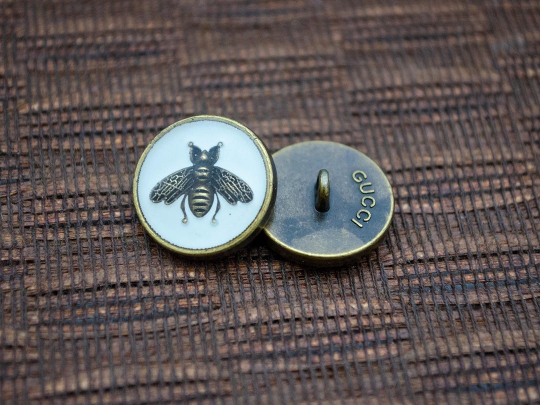 Vintage Gucci Bee White Stamped Buttons. 18 Mm - Etsy