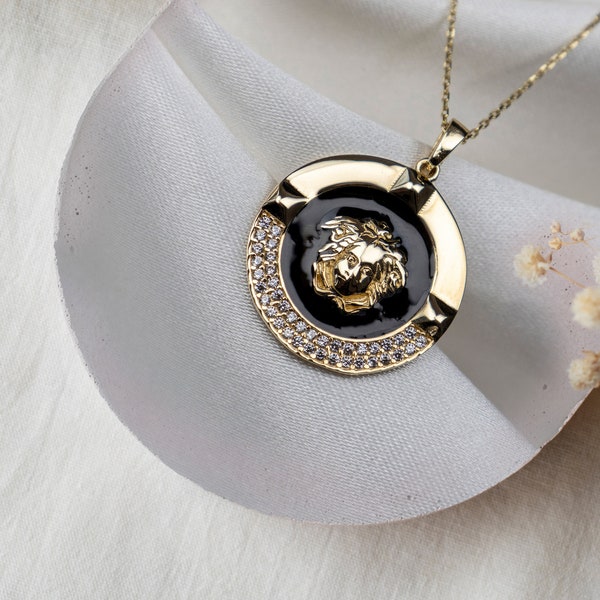 Gold Medusa Pendant - Etsy