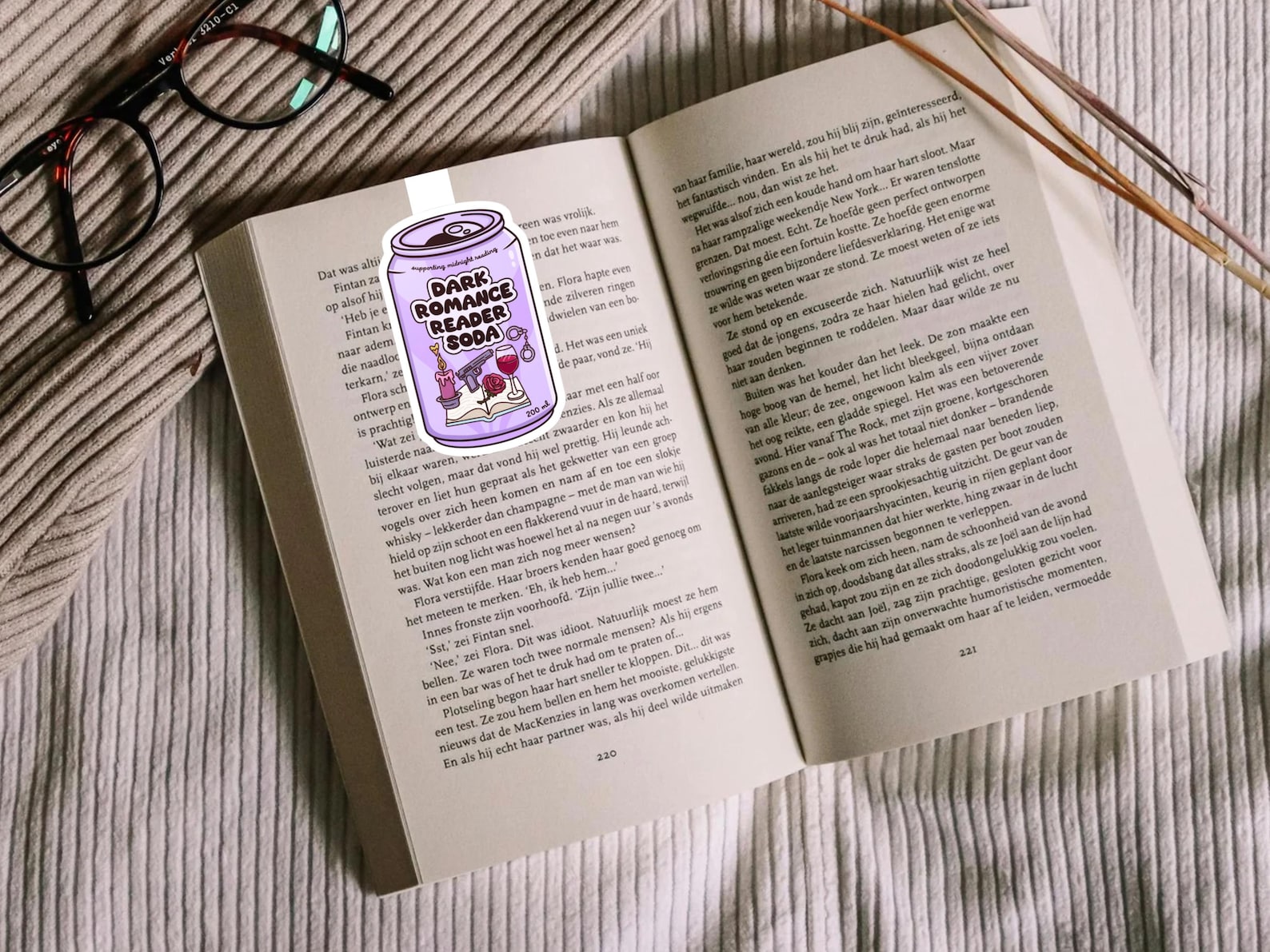 Dark Romance Reader Soda PNG, Cute Trendy Aesthetic Dark Romance ...