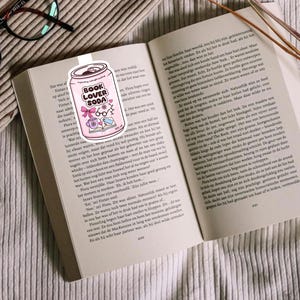 Book Lover Soda PNG, Cute Trendy Popular Aesthetic Pink Bookish in My ...