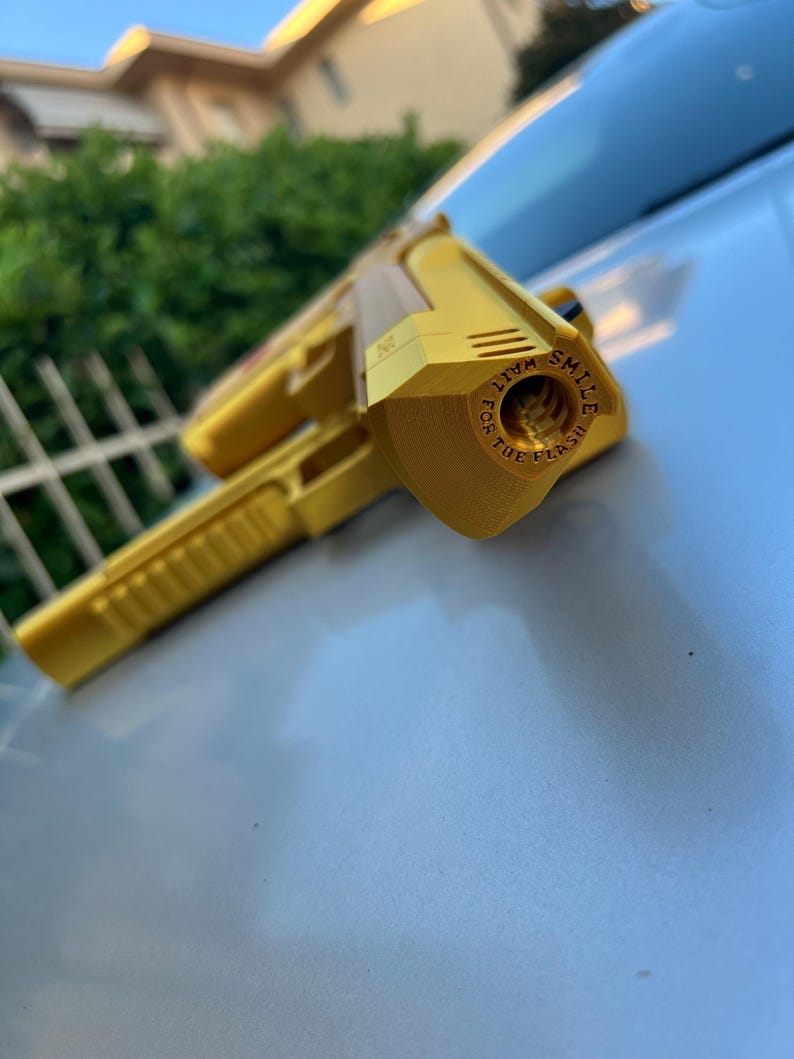 Deadpool & Wolverine Desert Eagle Gold Guns Unique Design & Perfect ...