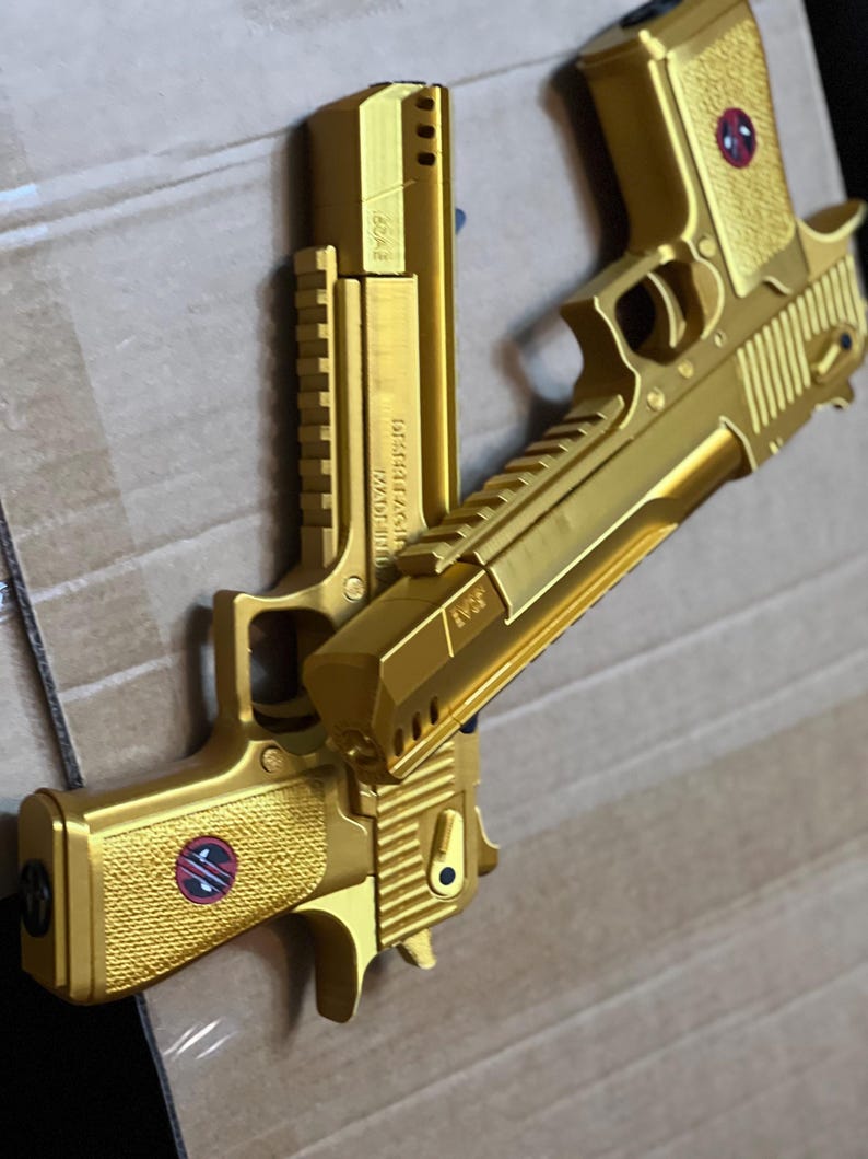 Deadpool & Wolverine Desert Eagle Gold Guns Unique Design & Perfect ...