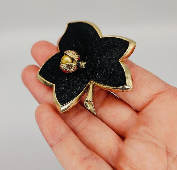 BOUCHER Black Velvet Gold Tone Leaf Ladybug Faux Pear… - Gem
