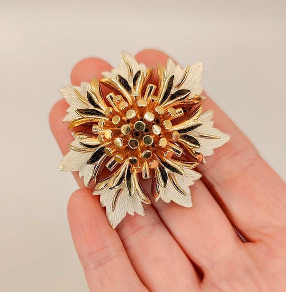 Marcel Boucher Gold Tone Enamel Flower Pin: Signed Vi… - Gem